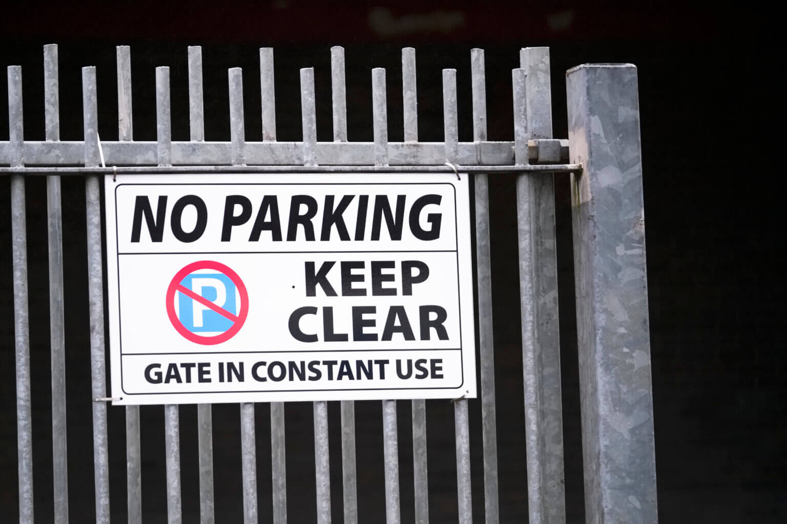 5 Driveway Blocking Strategies Homeowners Can Use for Peace