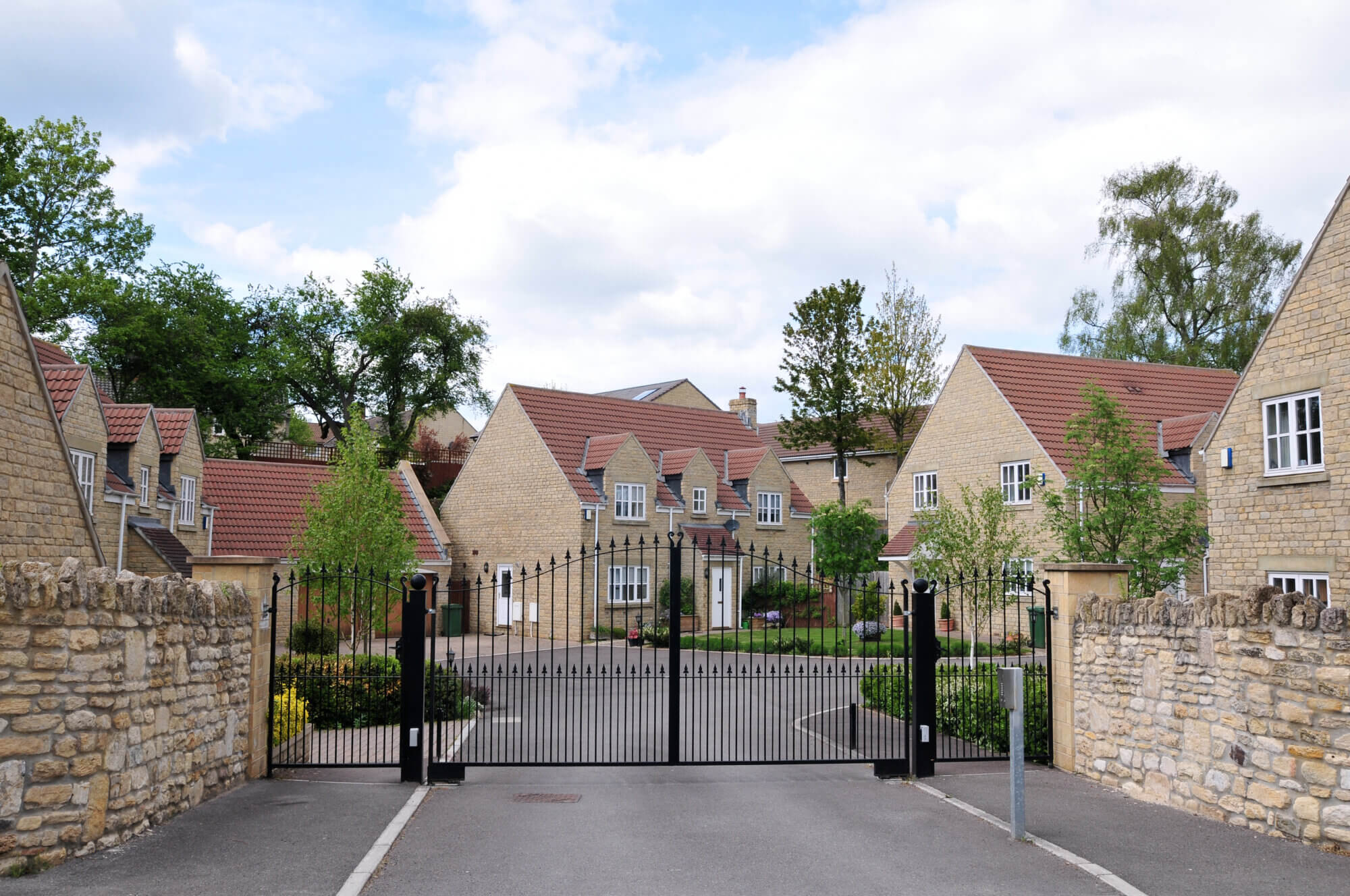 7 Key Gated Community Rules and Regulations You Must Know