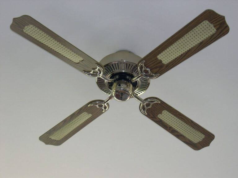 6 Causes of Ceiling Fan Wobble & How to Fix Them - Habitatista